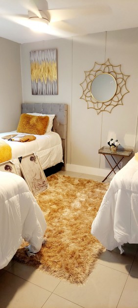 See CrashPads near 76 airports!