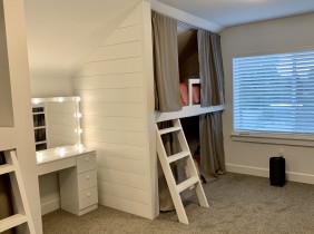 See CrashPads near 72 airports!